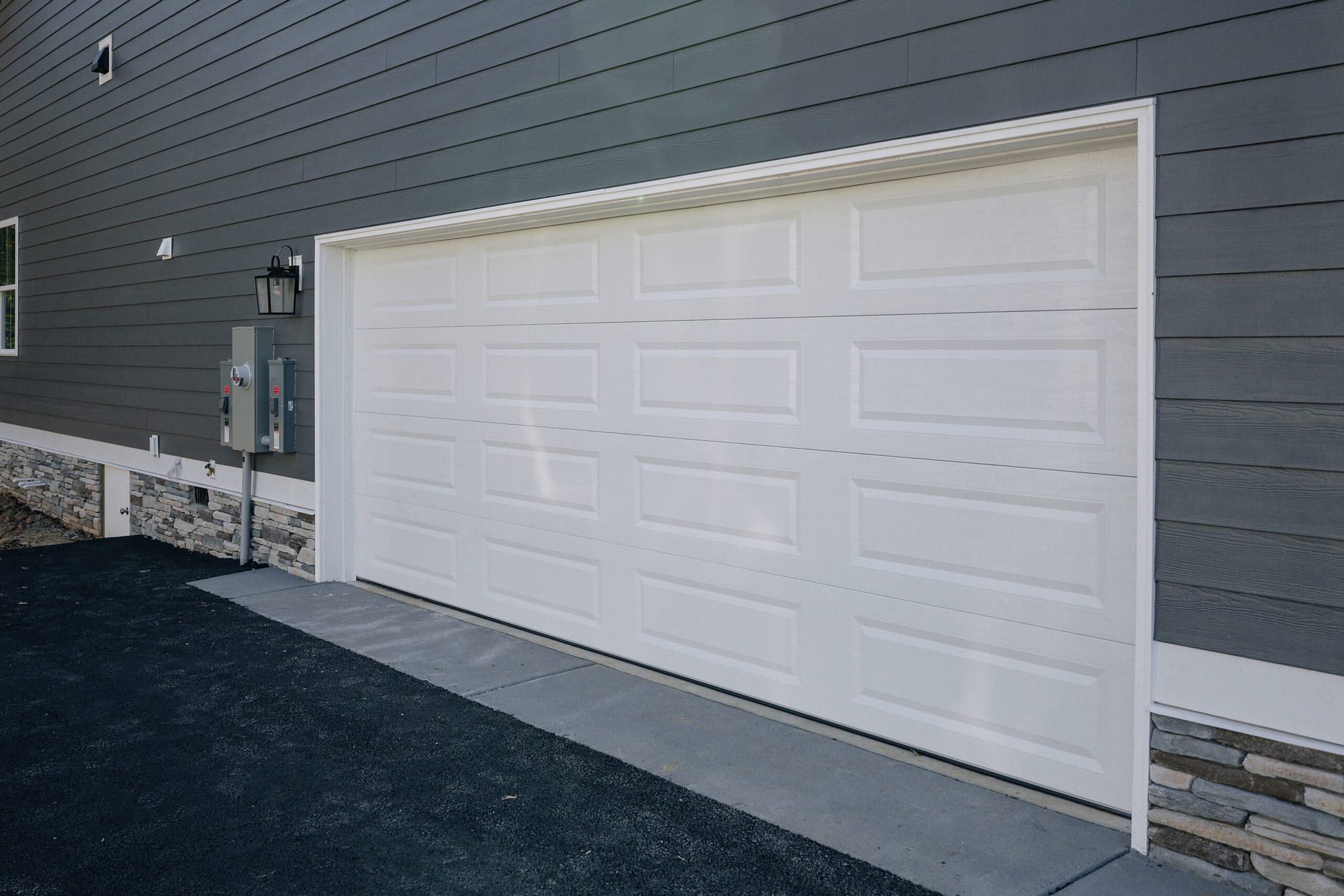 Single Car Garage Door (3 Styles That Fit Any Home)